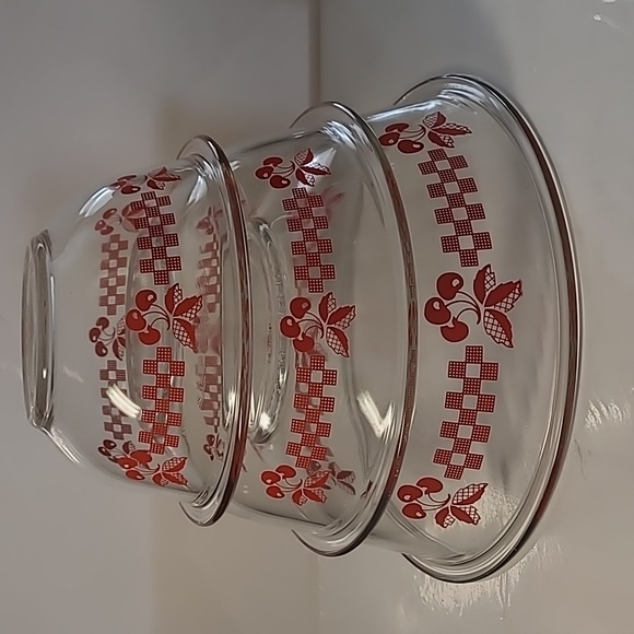 Pyrex | Dining | Vintage Pyrex Red Cherry Gingham Nesting Mixing Bowl ...